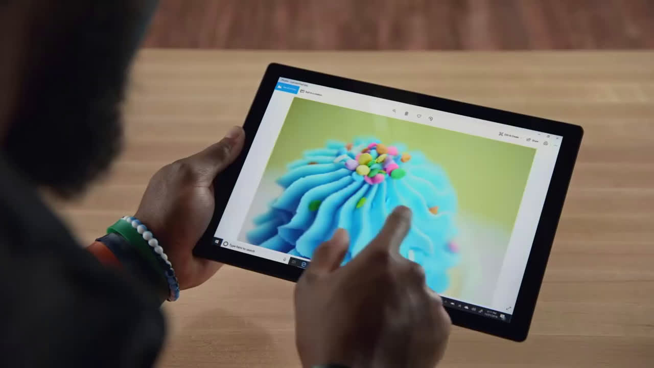 Microsoft Surface Surface Pro 6 | NFL Teammates & Cupcake Shop Owners ...